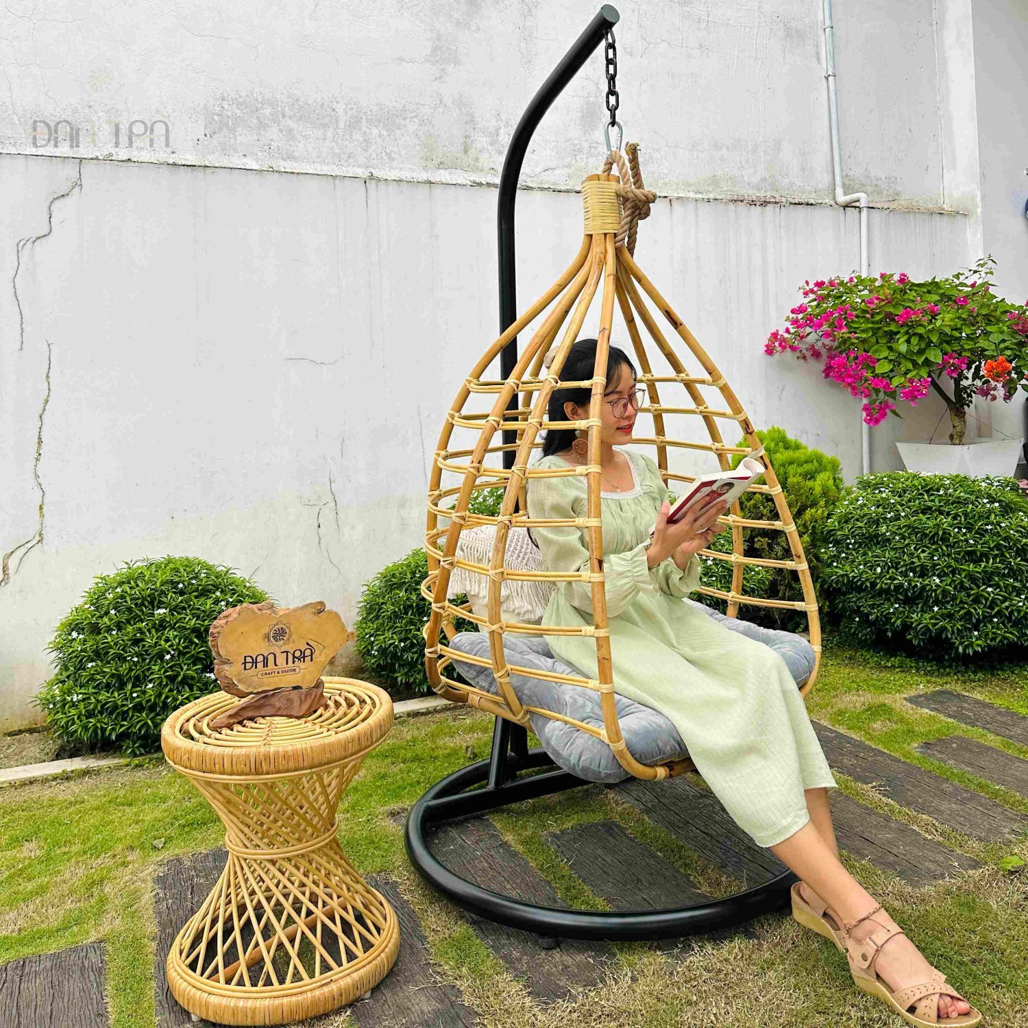 Tuyển tập 30 mẫu xích đu mây thư giãn đẹp mắt nhất